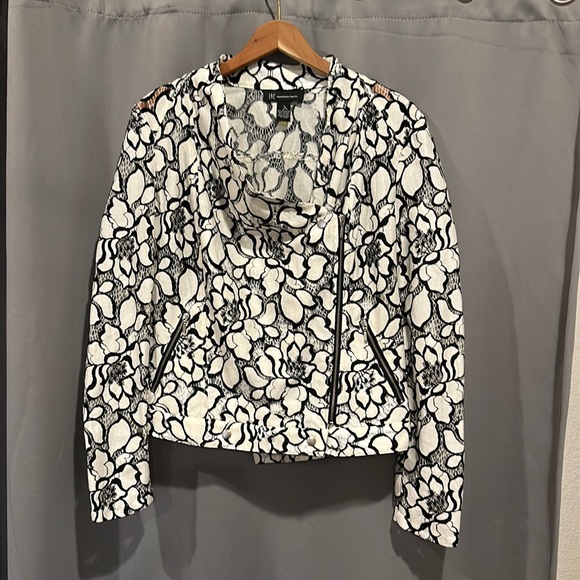 INC International Concepts | Tops | Gorgeous Creamblack Lace Short ...